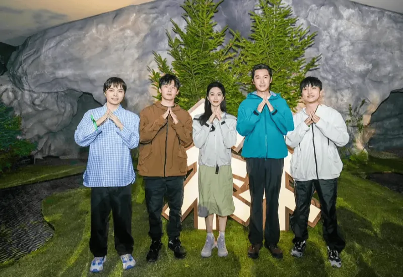 胡歌刘诗诗也是好起来了，都能和xiye合照了-英雄联盟丨LPL-虎扑社区